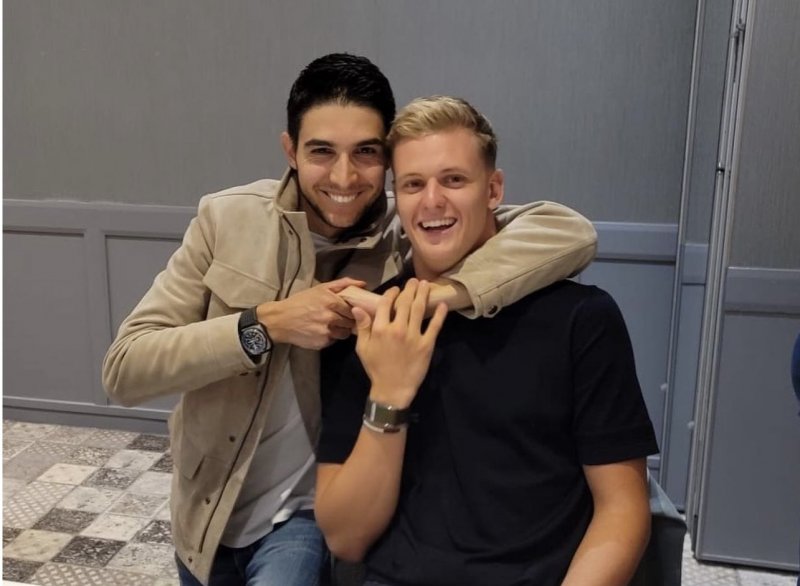Ennyire jóban van Mick Schumacher és Esteban Ocon